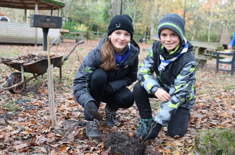 Young people plant more than 400 trees to commemorate the life and ...